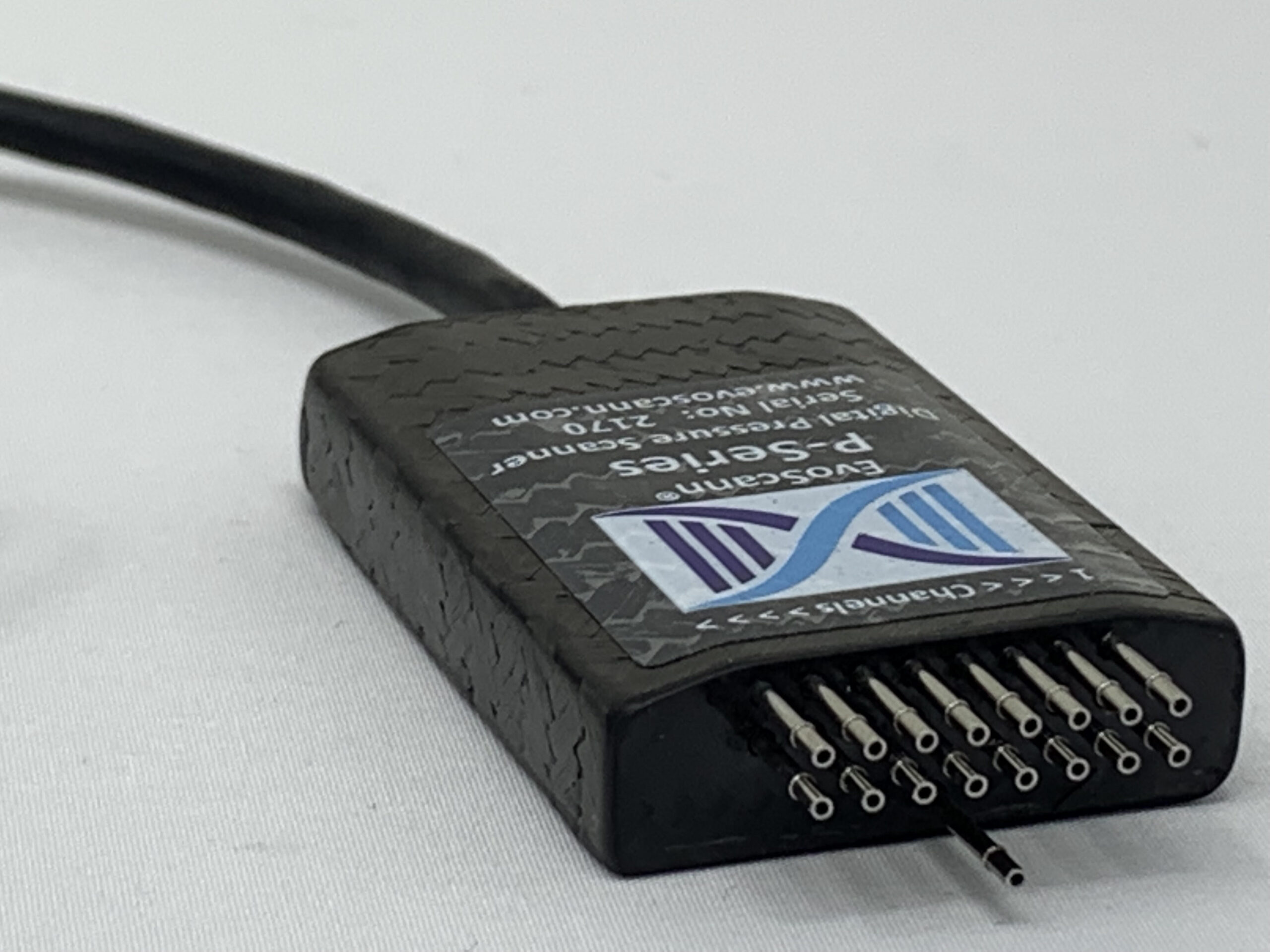 Le scanner de pression miniature à 16 voies fournit une mesure réellement différentielle ...